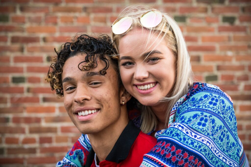 Can a 21 Year Old Date a 18 Year Old? Can a 21 Year Old Date a 18 Year Old?